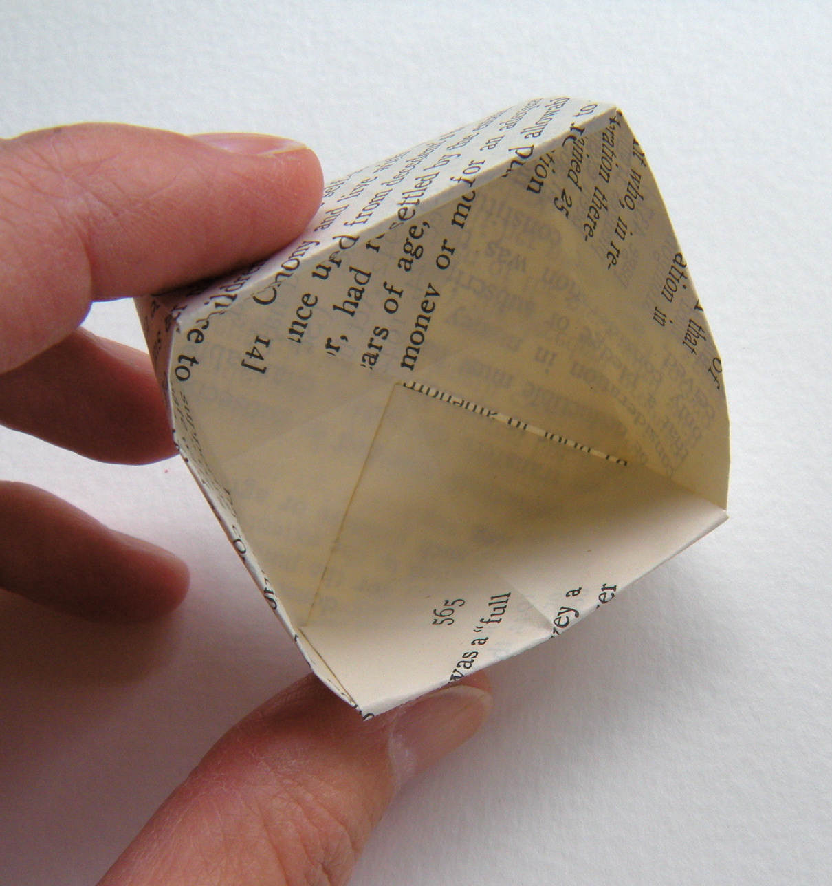 art in red wagons: DIY folded box