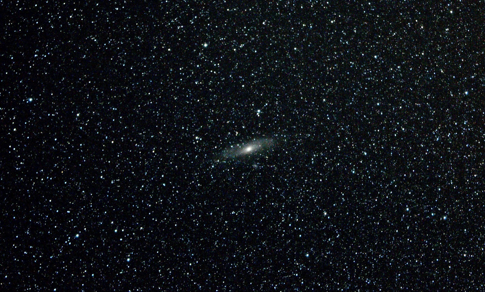 Galáxia de Andrômeda (M31) em 50mm ~ Astrofotografia Sergipe