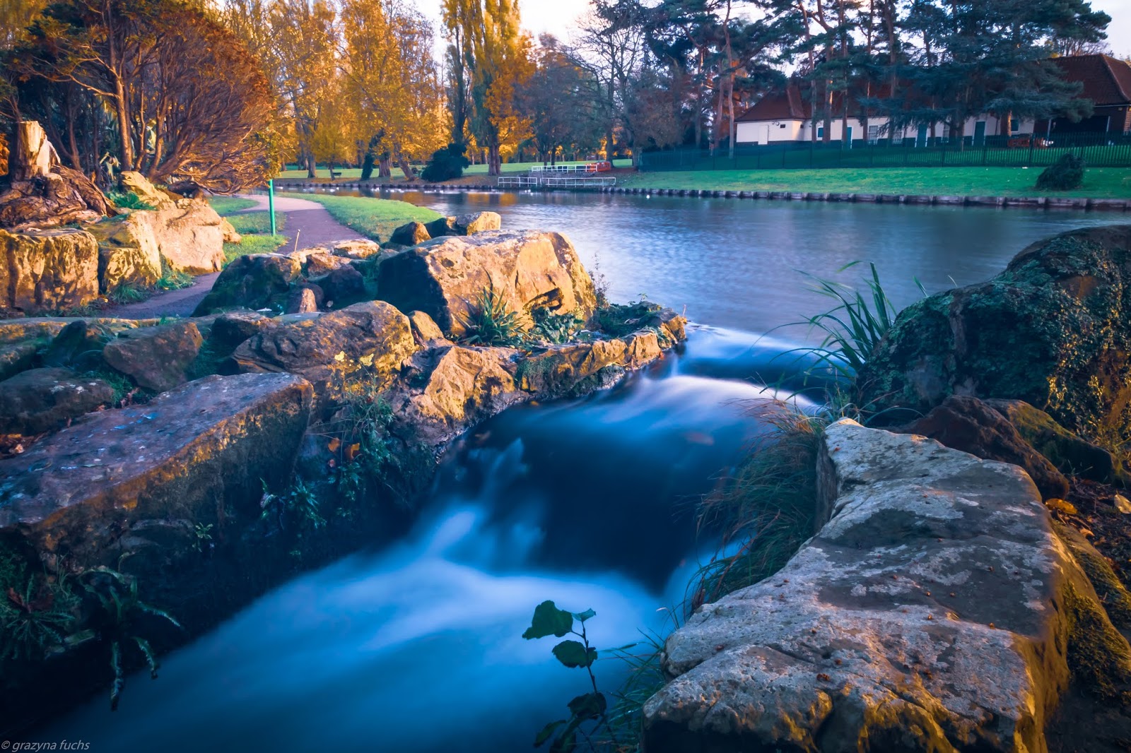 Enjoy your time with beautiful places: November 2018