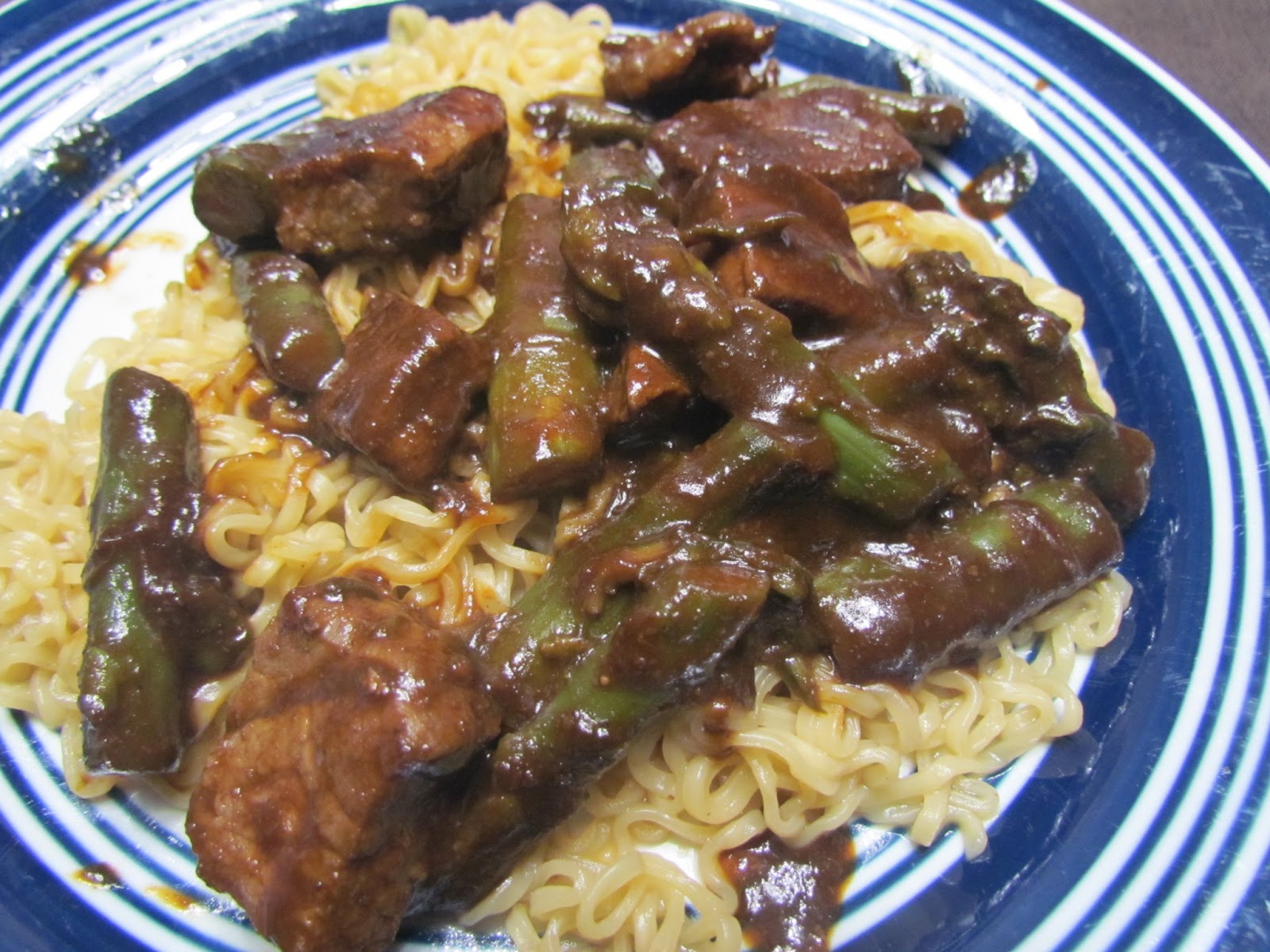 Mommy's Favorite Things: Beef Asparagus Lo Mein Mommy's Favorite Things: Beef Asparagus Lo Mein