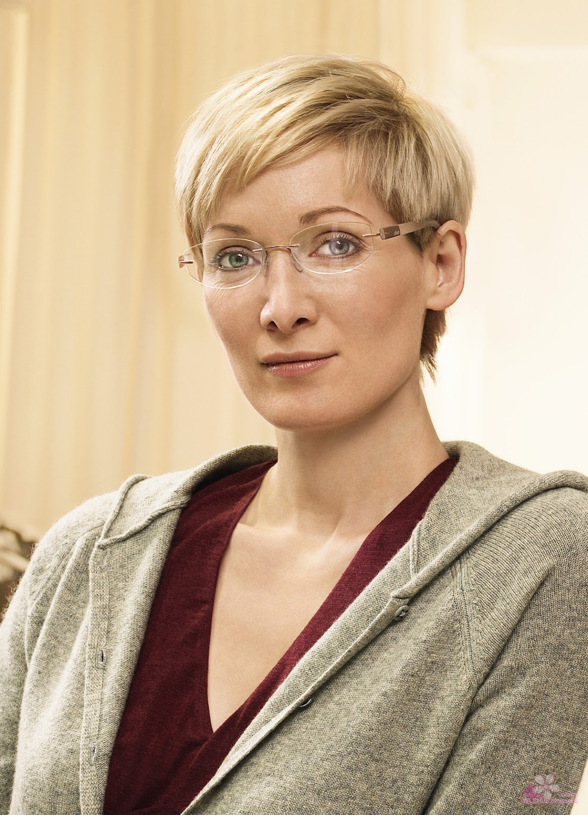 Stylish Glasses Fashion - People wearing Glasses 25 Photos | Bollywood ...