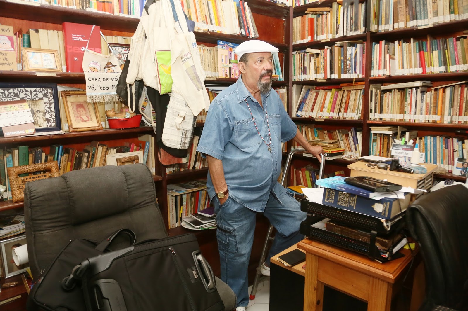 Estamos vivos: ESCRITOR MANUEL RUI FALA DO SEU ROMANCE "KALUNGA": “A ...