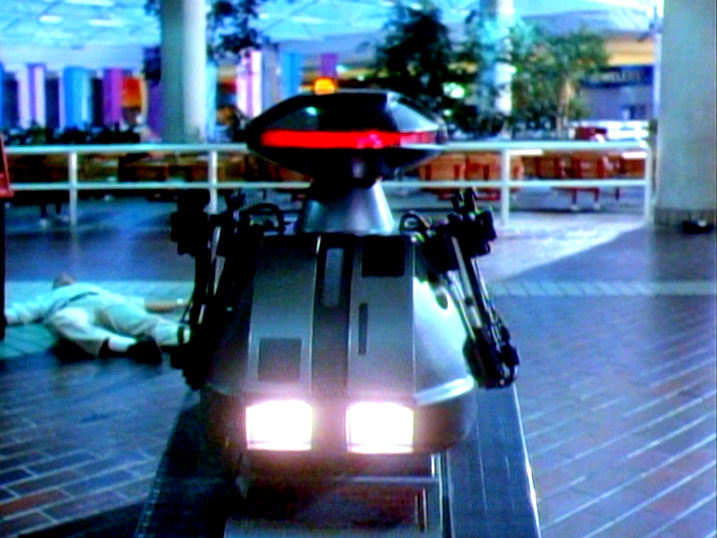 Enough is Enough....: Movie Review: Chopping Mall