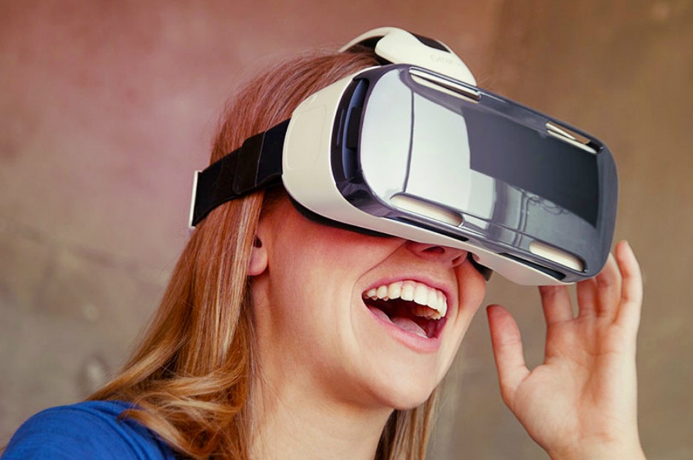 Samsung working on augmented reality and a new Gear VR headset ...