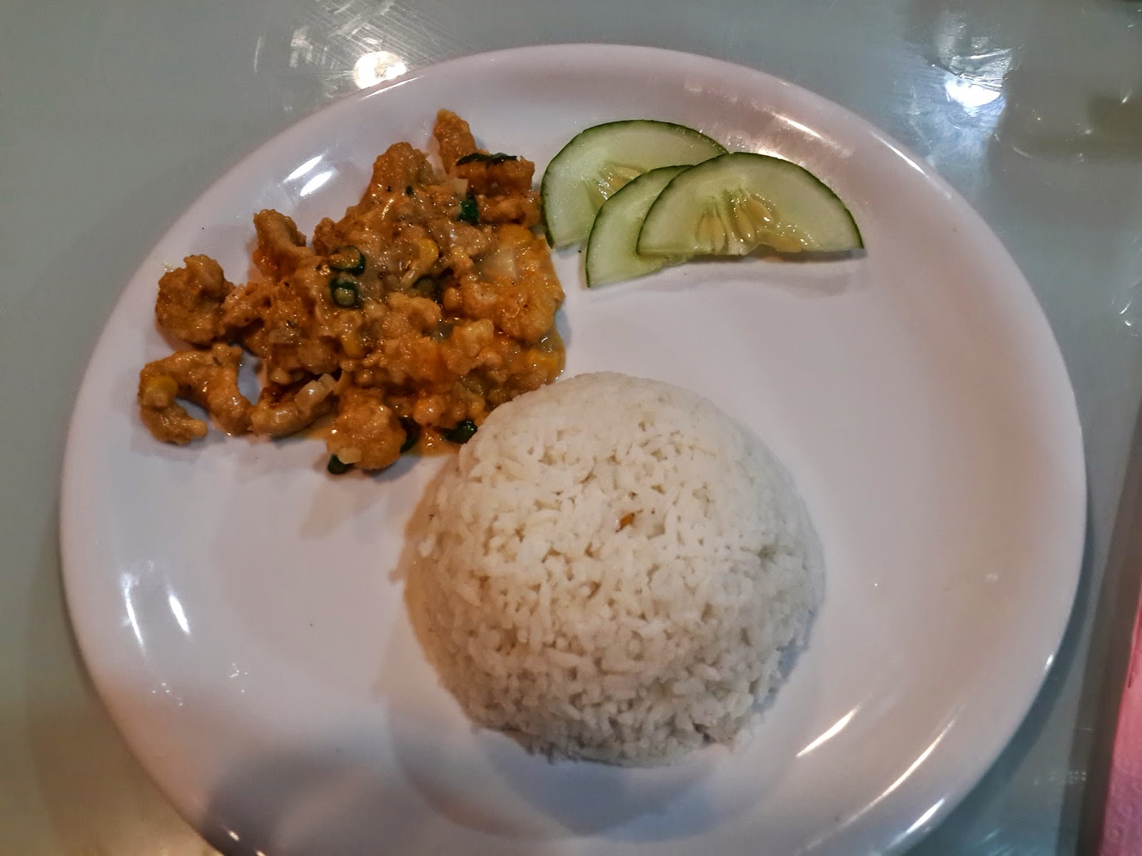 Interesting Corner of Me : Labuan Airport: S2 Café – White Furniture Cafe