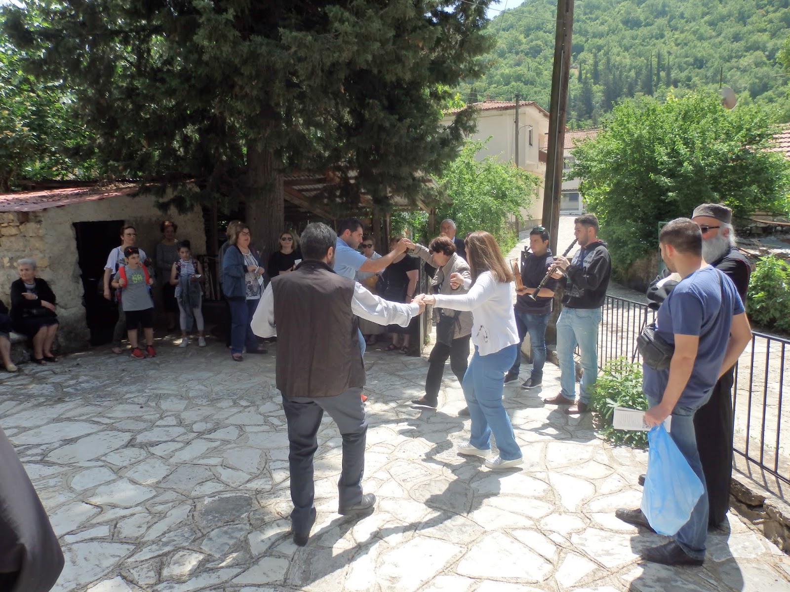 Μένουμε...Δελβινάκι 2