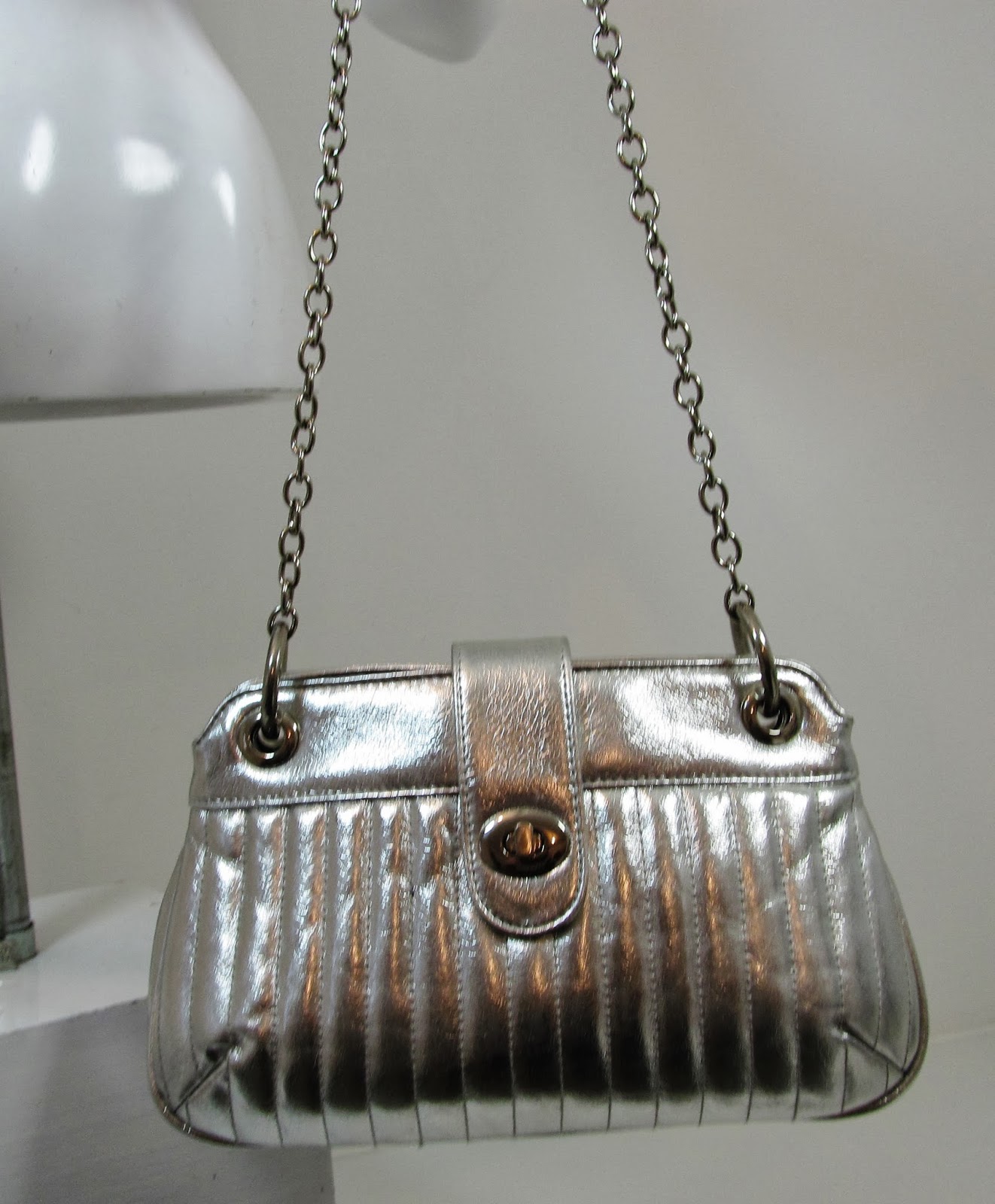 VINTAGE JANE SHILTON SHINY SILVER QUILTED SHOULDER BAG HANDBAG PURSE ...
