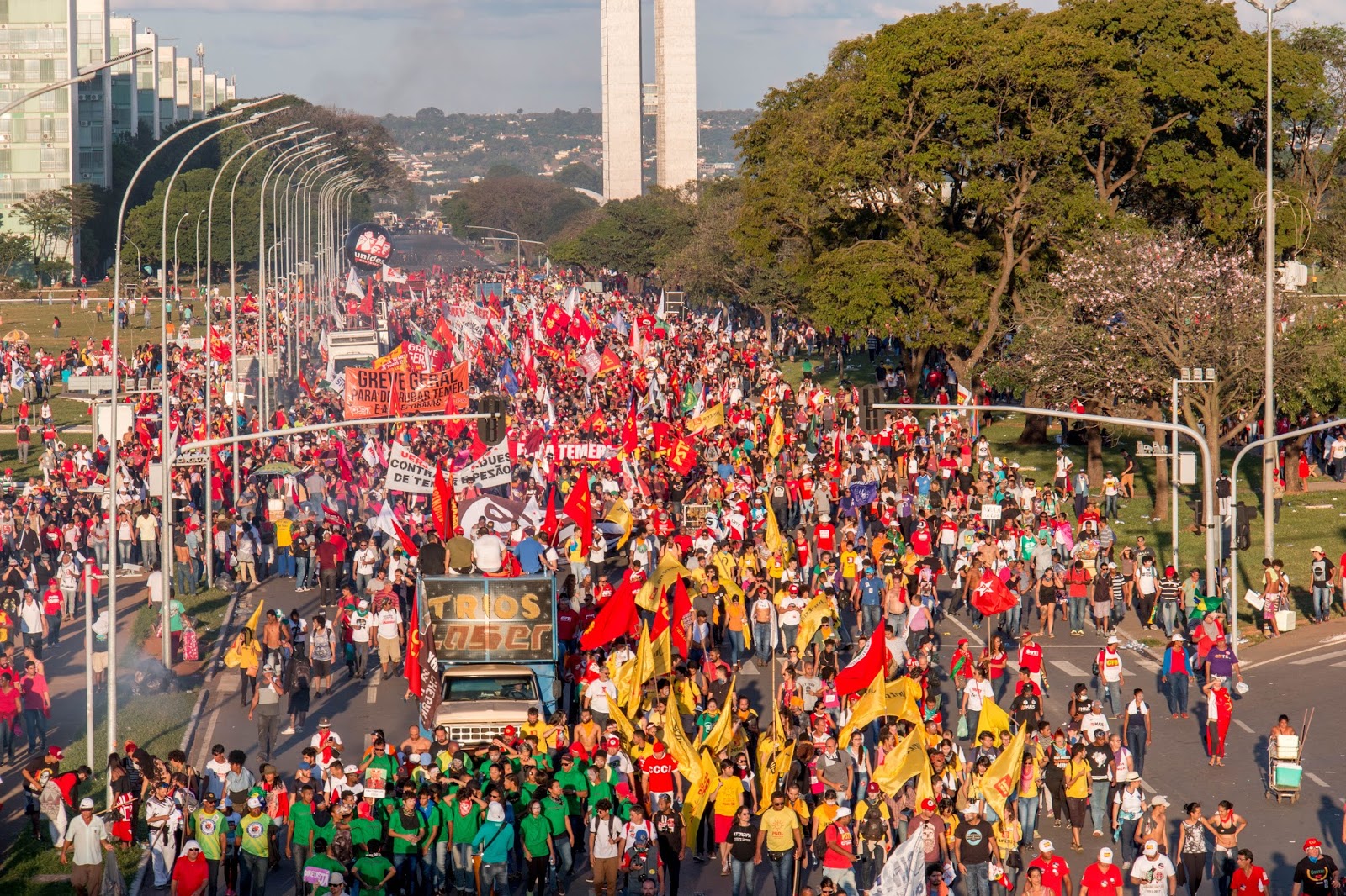 Marcos Casiano Photography: Big Protest in Brasilia Today