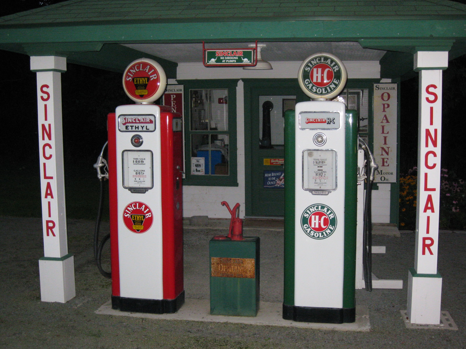 Sinclair Gas Station - Warren Center