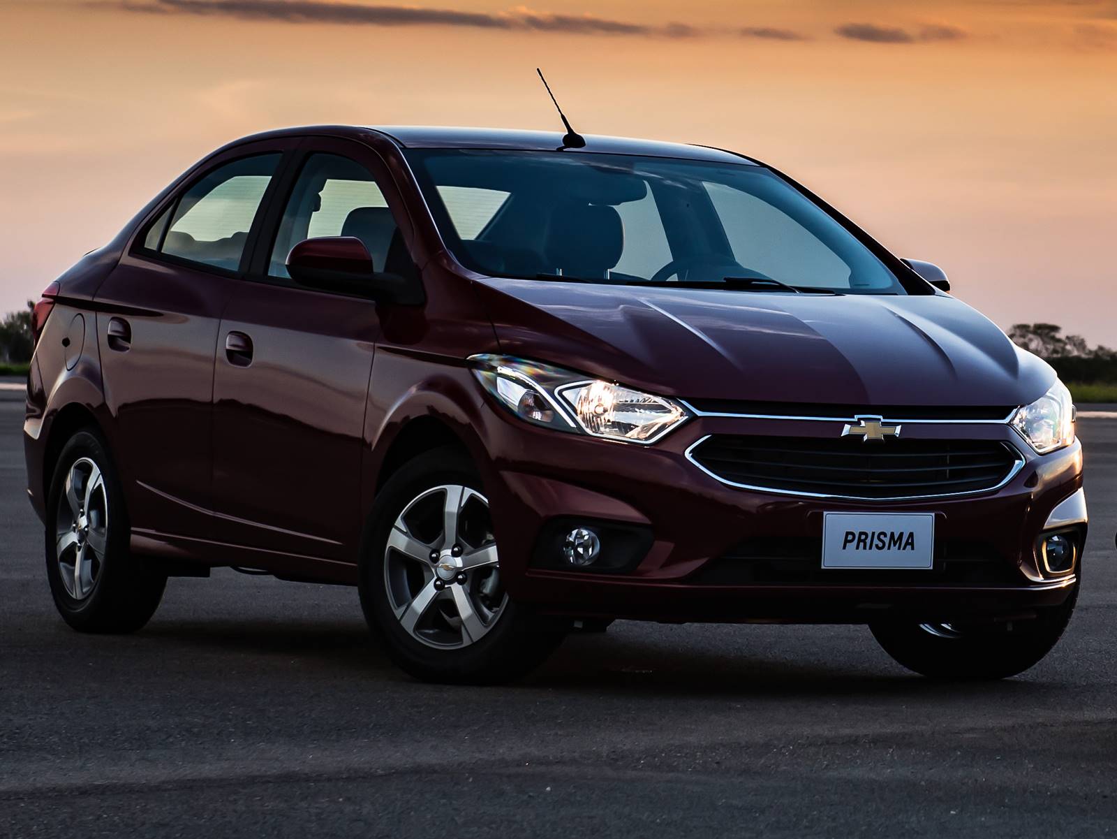 Novo Prisma 2017: preços, consumo, performance - vídeo