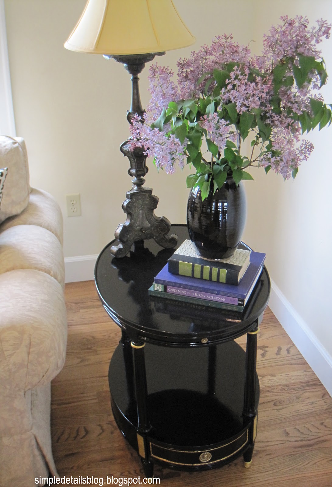 Simple Details: diy black lacquer-like table