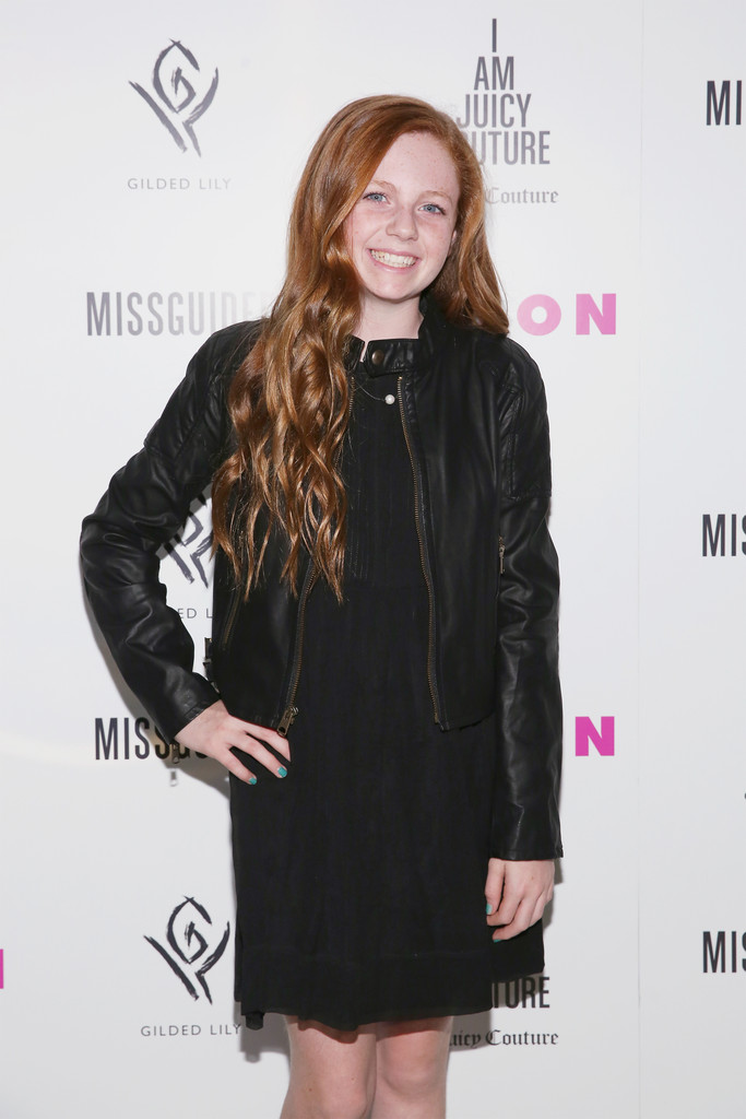 Starlet Arcade: Clare Foley