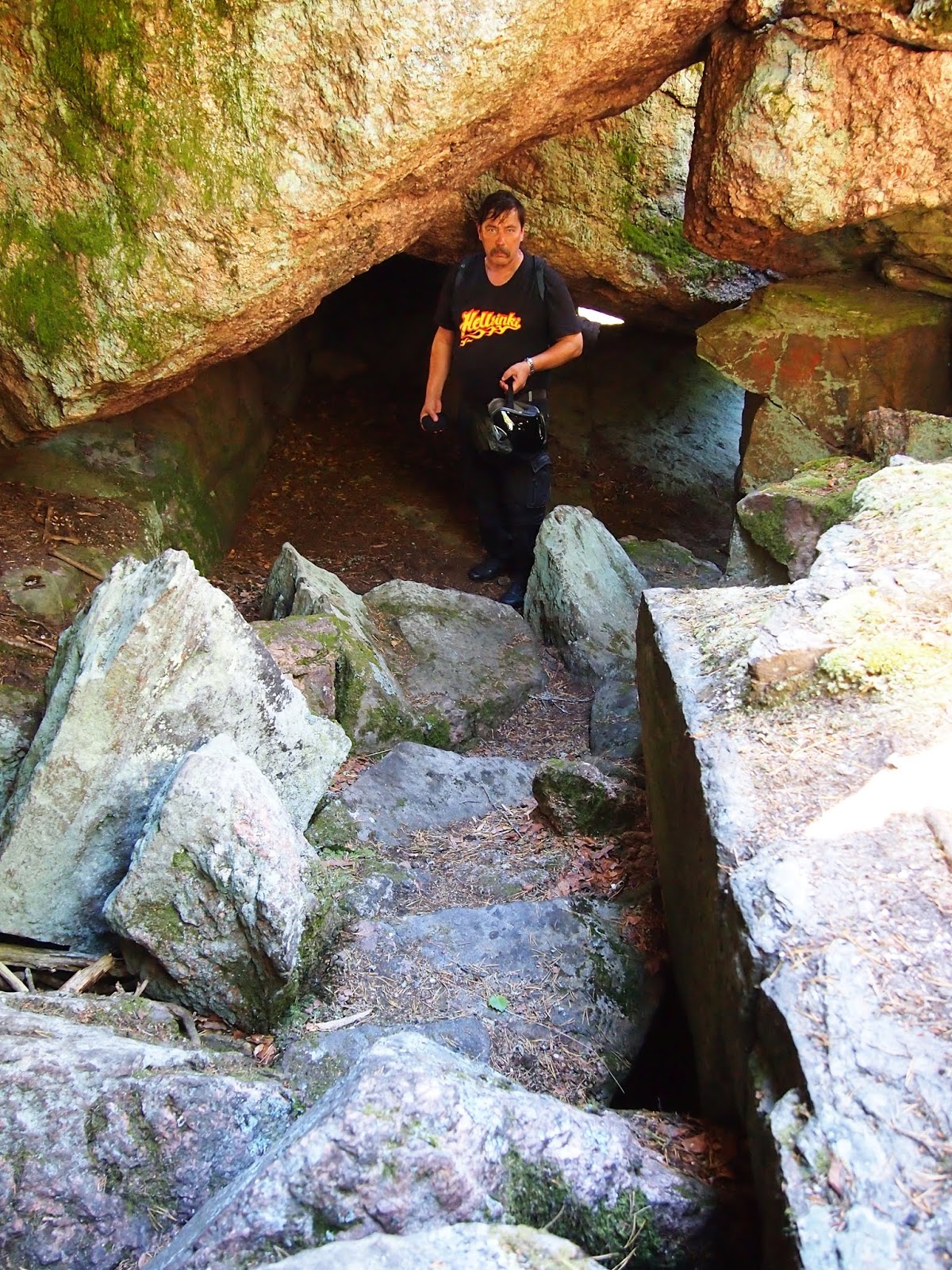 MC KUCKO: Ulkoluodon luola