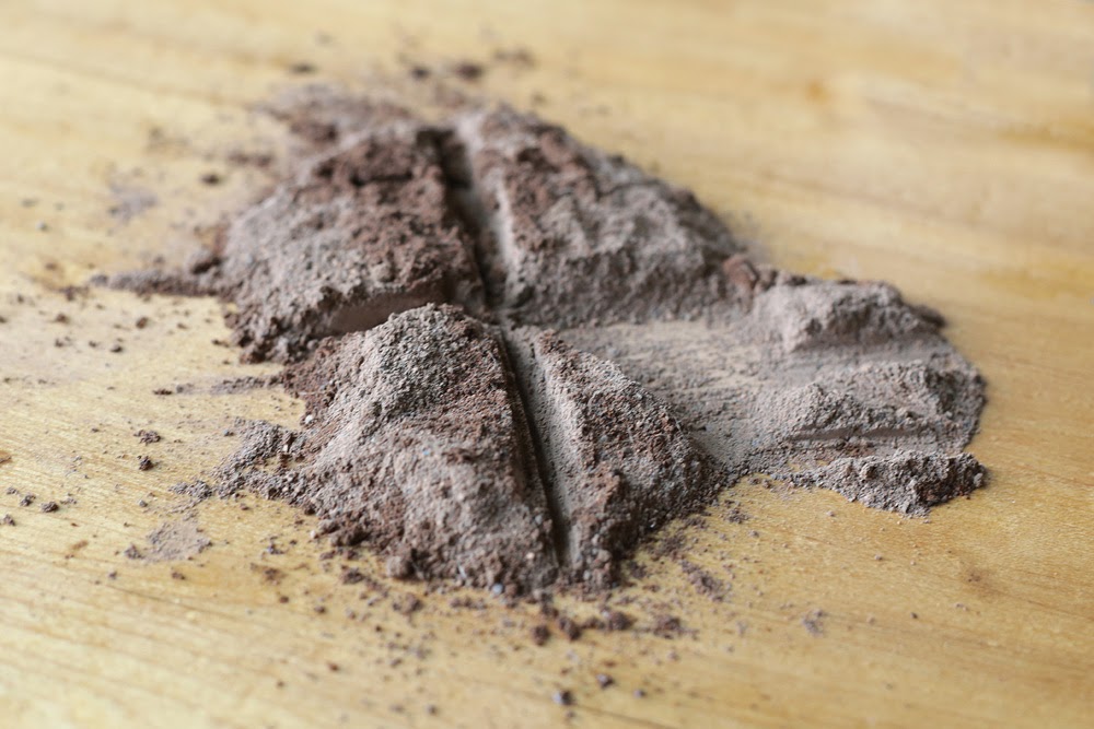 Cauliflower Laboratories: Homebrew Pottery - Tempering local clay