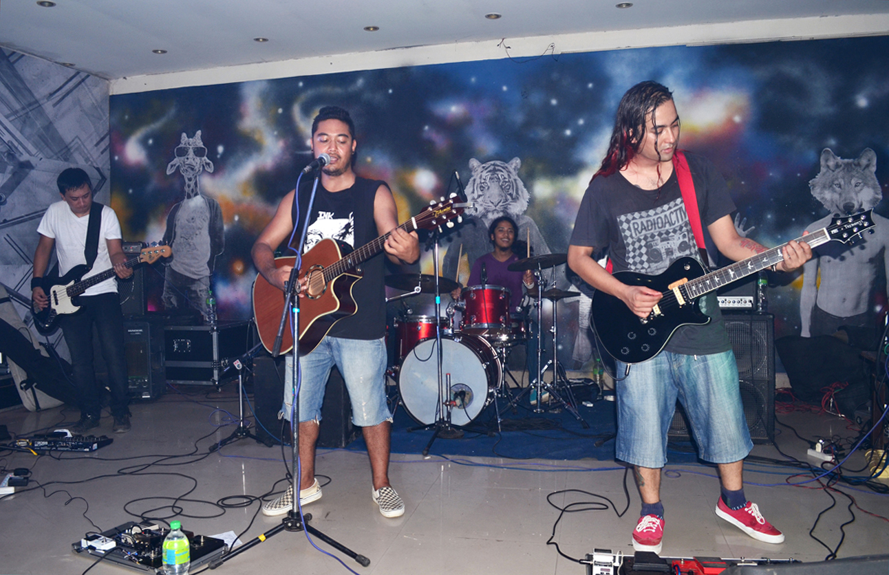 Nepali Songs' lyrics, guitar chords & tabs: Abhiman - Albatross