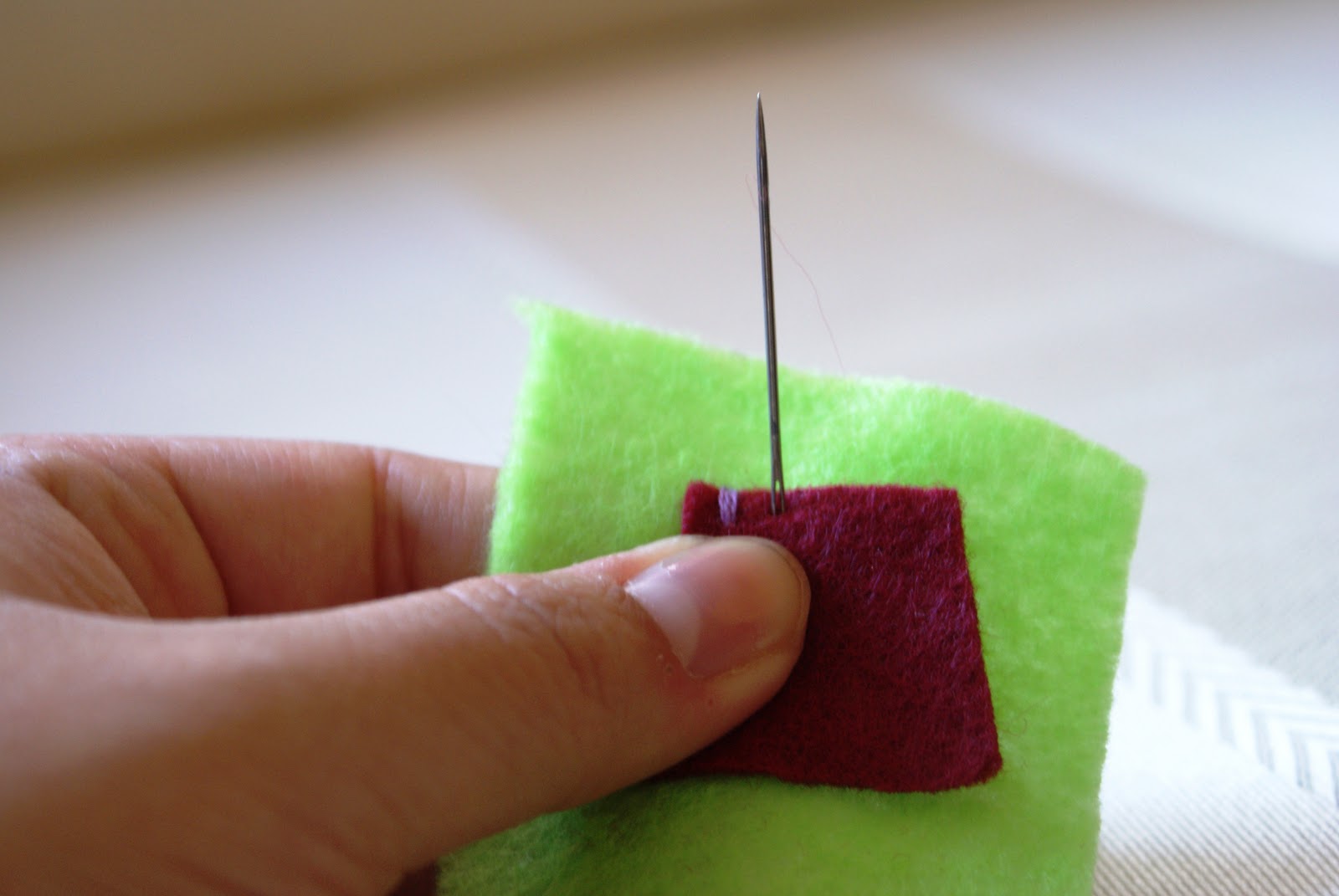 The Better Nester: How to Hand Sew: Applique Stitch/Fell Stitch