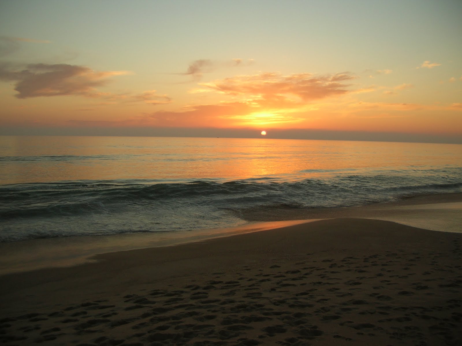 O Alto da Peúga: Uma Bela Tarde na Praia de Faro. O Alto da Peúga: Uma Bela Tarde na Praia de Faro.