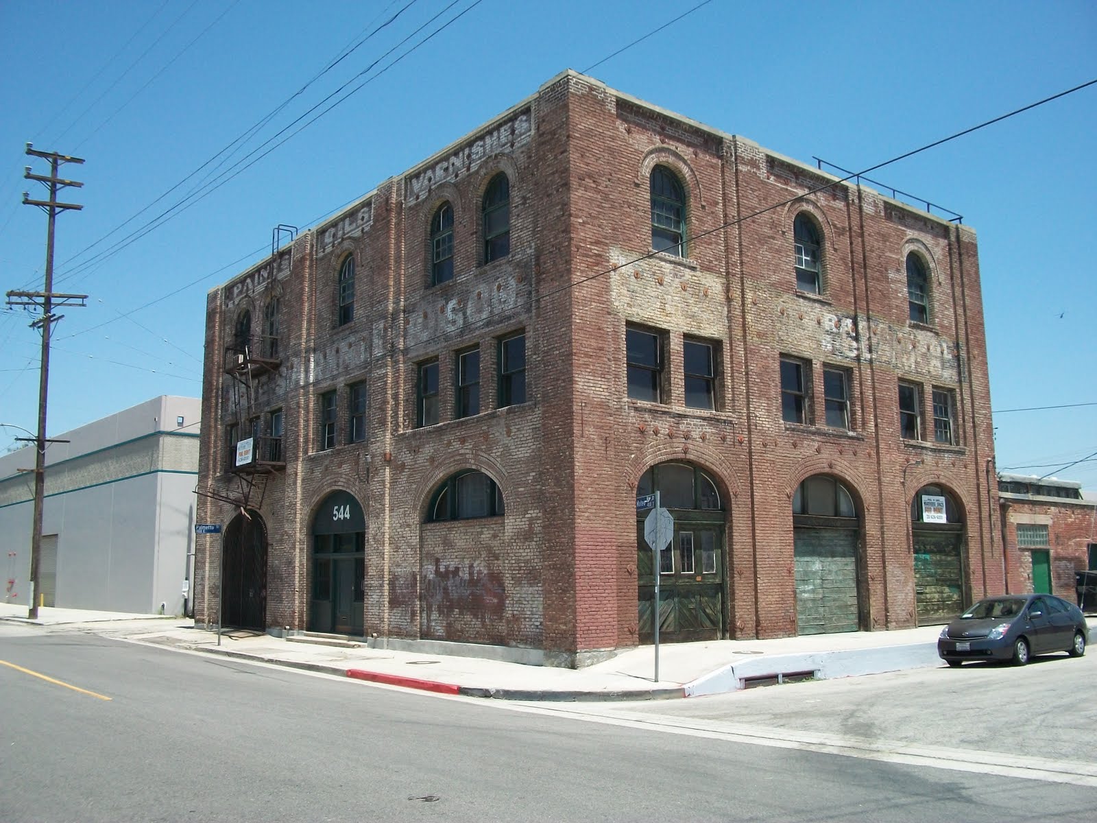 was watching NCIS and I think I recognized a familiar set. : r/IASIP