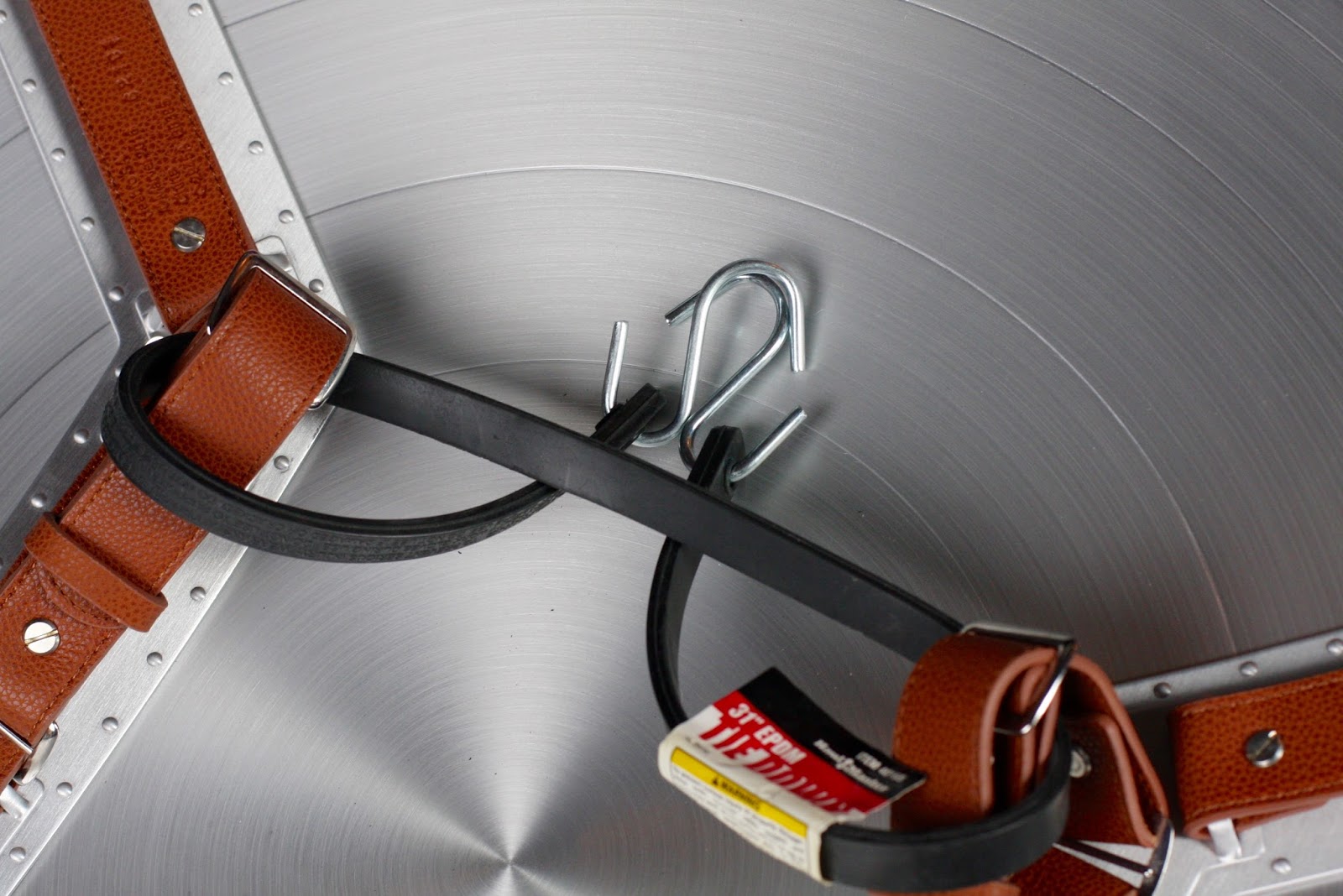 GEEK DIY BAM!: MARVEL CAPTAIN AMERICA 1:1 REPLICA SHIELD WALL DISPLAY ...