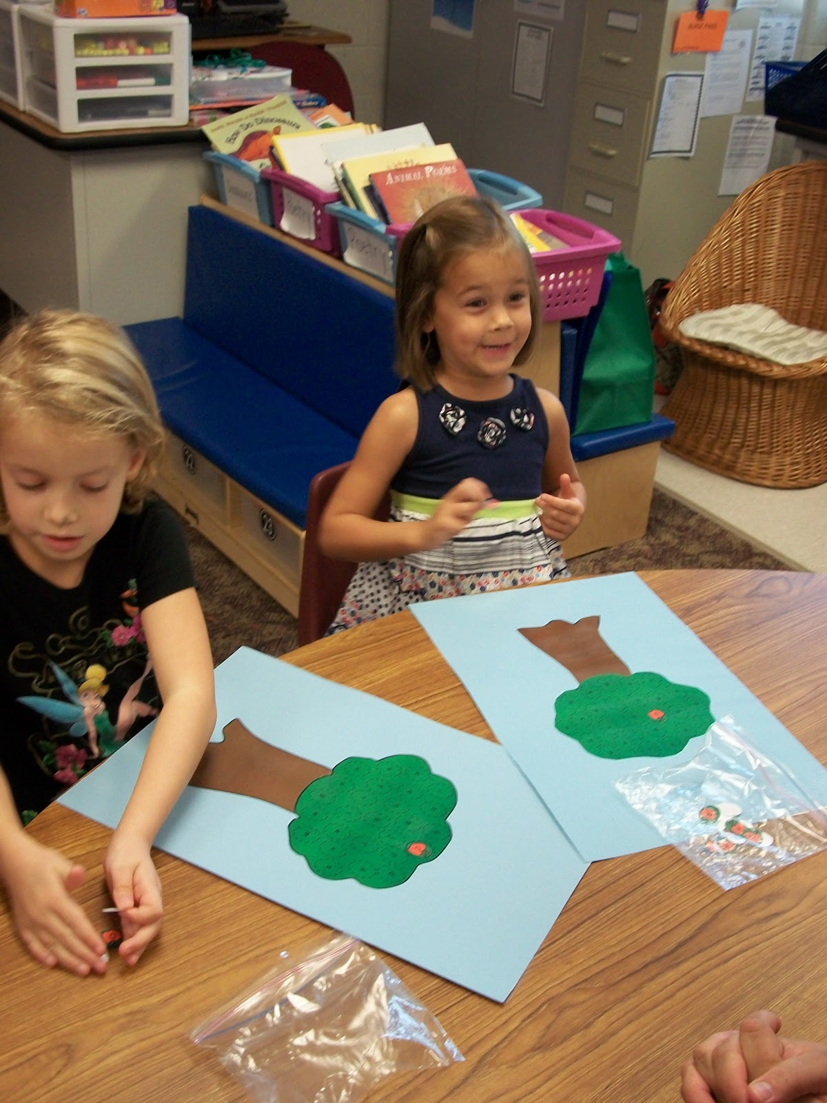 Keeping Up with the Kindergartners: Apples Apples Everywhere!