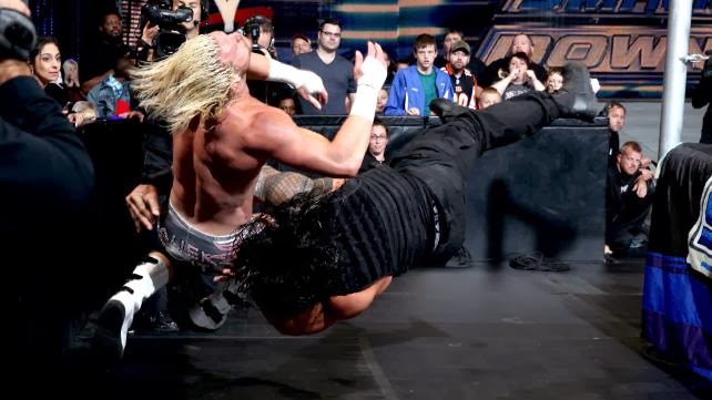 WWE In live!!!!: 11-ON-3 HANDICAP GAUNTLET MATCH