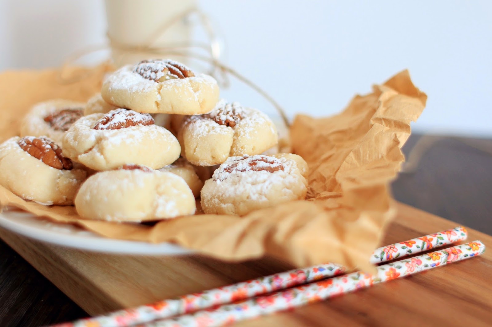 Feeding My Addiction: Ghoreyeba {Arabic Butter Cookies}