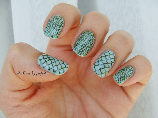 PinNails: Snake Nails in Gelish Seafoam