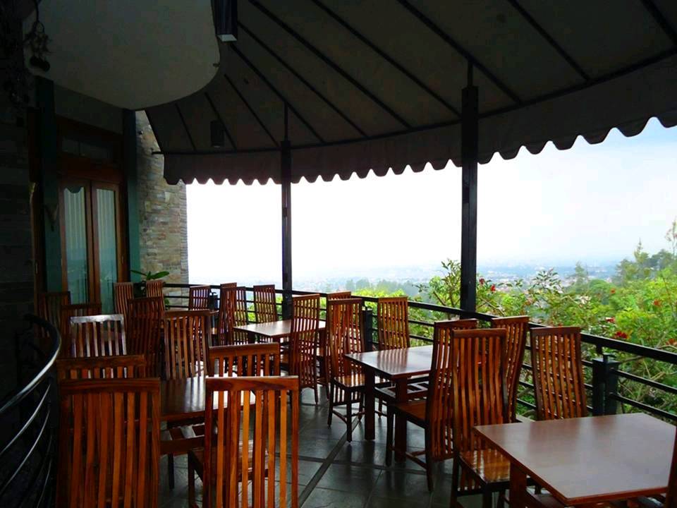 STONE CAFÉ DAGO BANDUNG | Mari Melawat Indonesia
