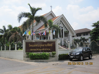 Life viewed from my window: Catholic Churches in Bangkok