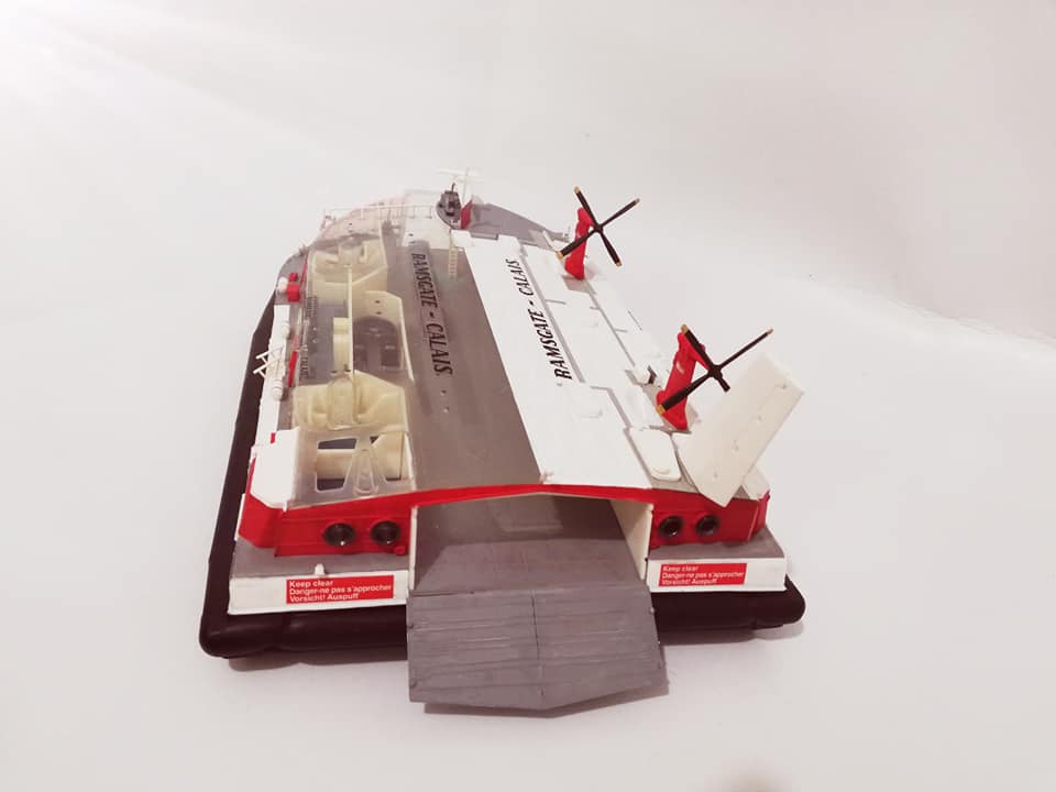 Ships and Models by Erick Navas: Hovercraft Hoverlloyd