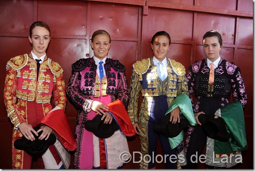 LA MUJER EN LOS TOROS.