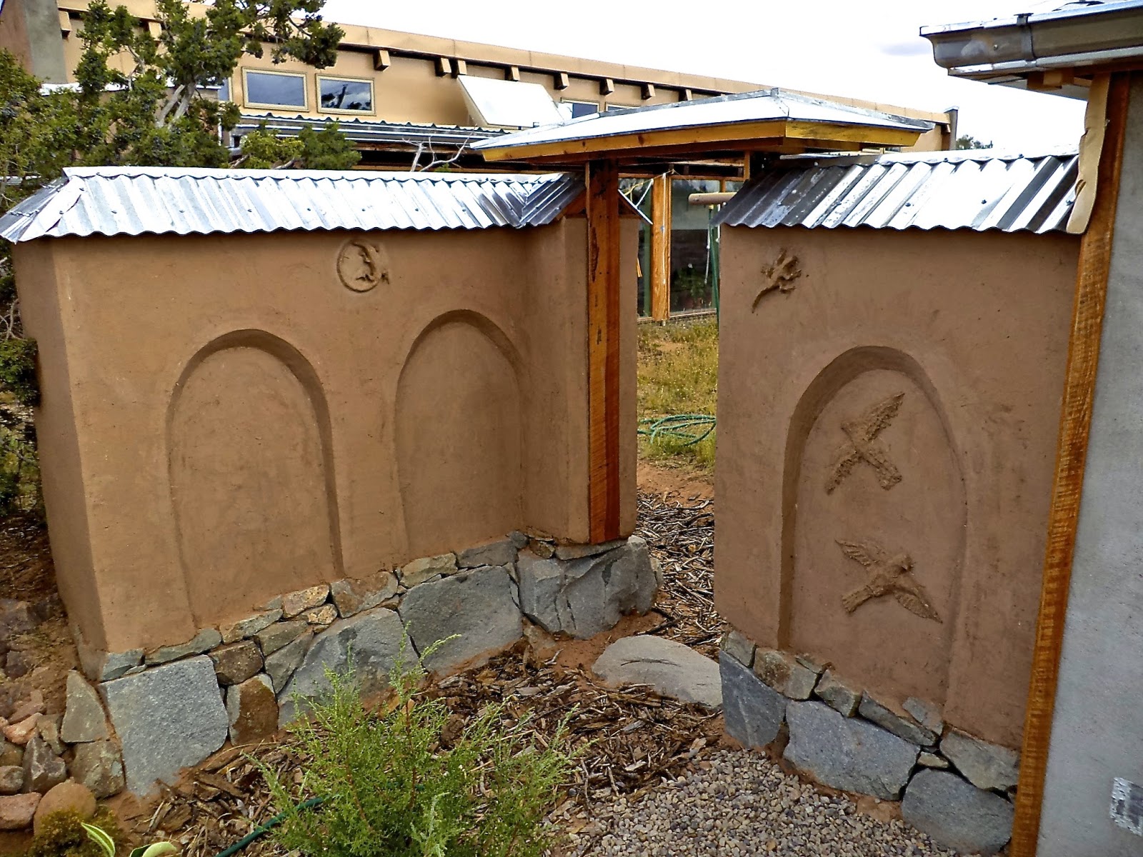 Alt. Build Blog: Building An Adobe Wall: #6 Plastering And Creating The ...