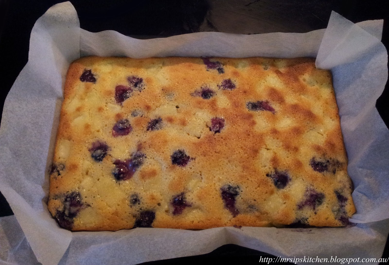 Mrs. Ip's Kitchen: Blueberry & Pear Slice