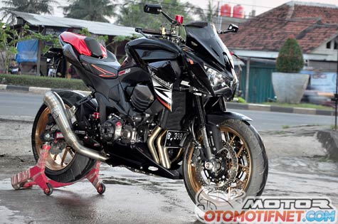 Foto Modifikasi Kawasaki Z800 Full Aksesoris