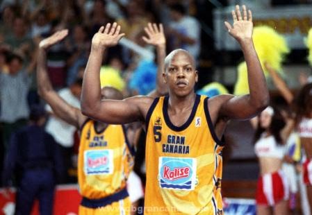 BALONCESTO HISTORIA DE LOS MEJORES: Albert Burditt; Un Texas Man