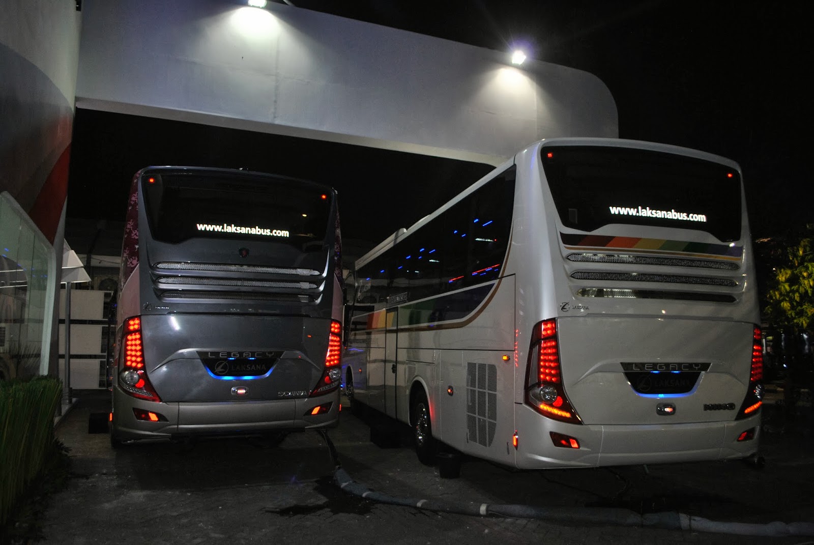 ALL NEW LEGACY SR-1 ~ WORLD BUSES