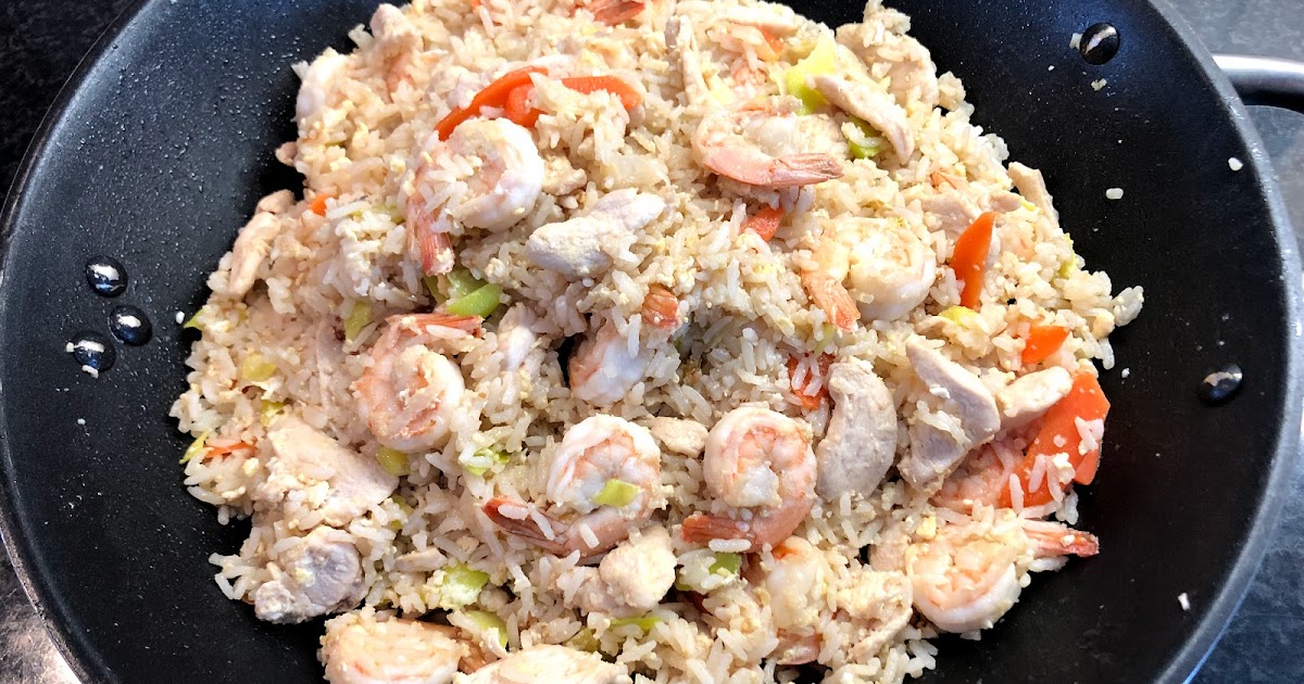 Stekt ris med kyckling och räkor som får inspiration från Spicy Hot