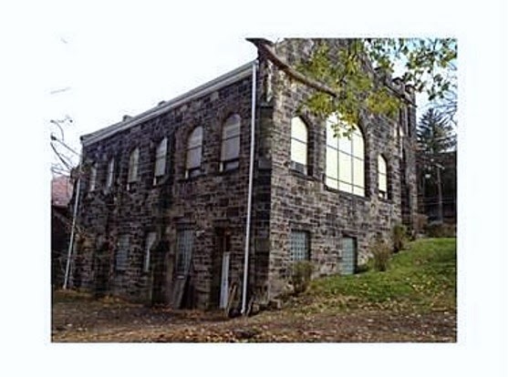 From City to Suburbia: 2453 Perrysville Ave, Pittsburgh, PA 15214