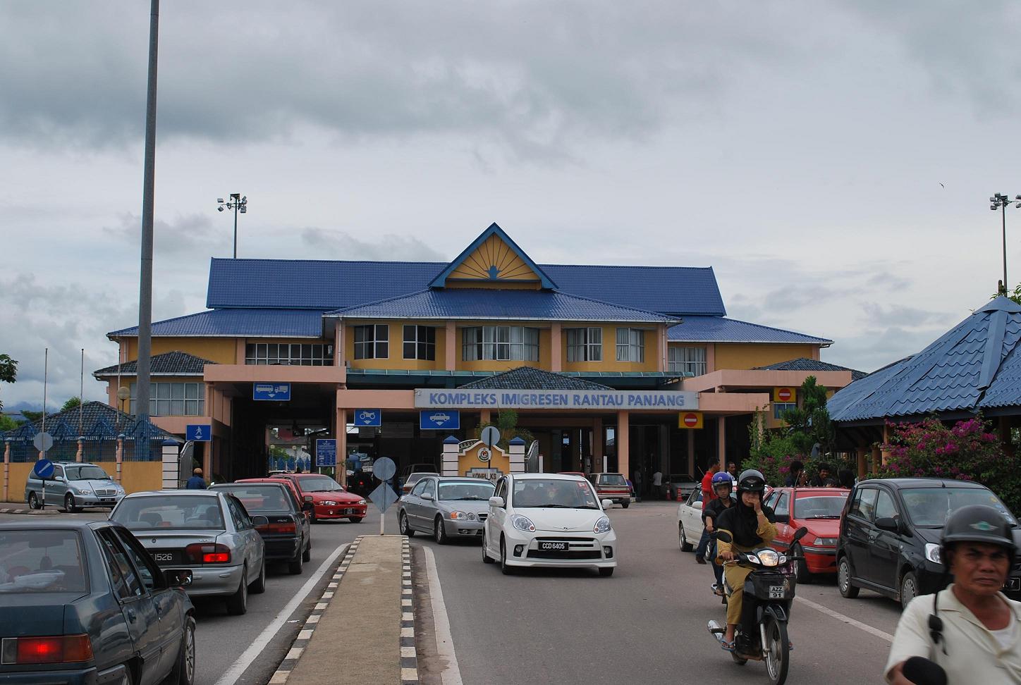 KeLaTe CoMeL sOkMoR: ASAL USUL NAMA RANTAU PANJANG