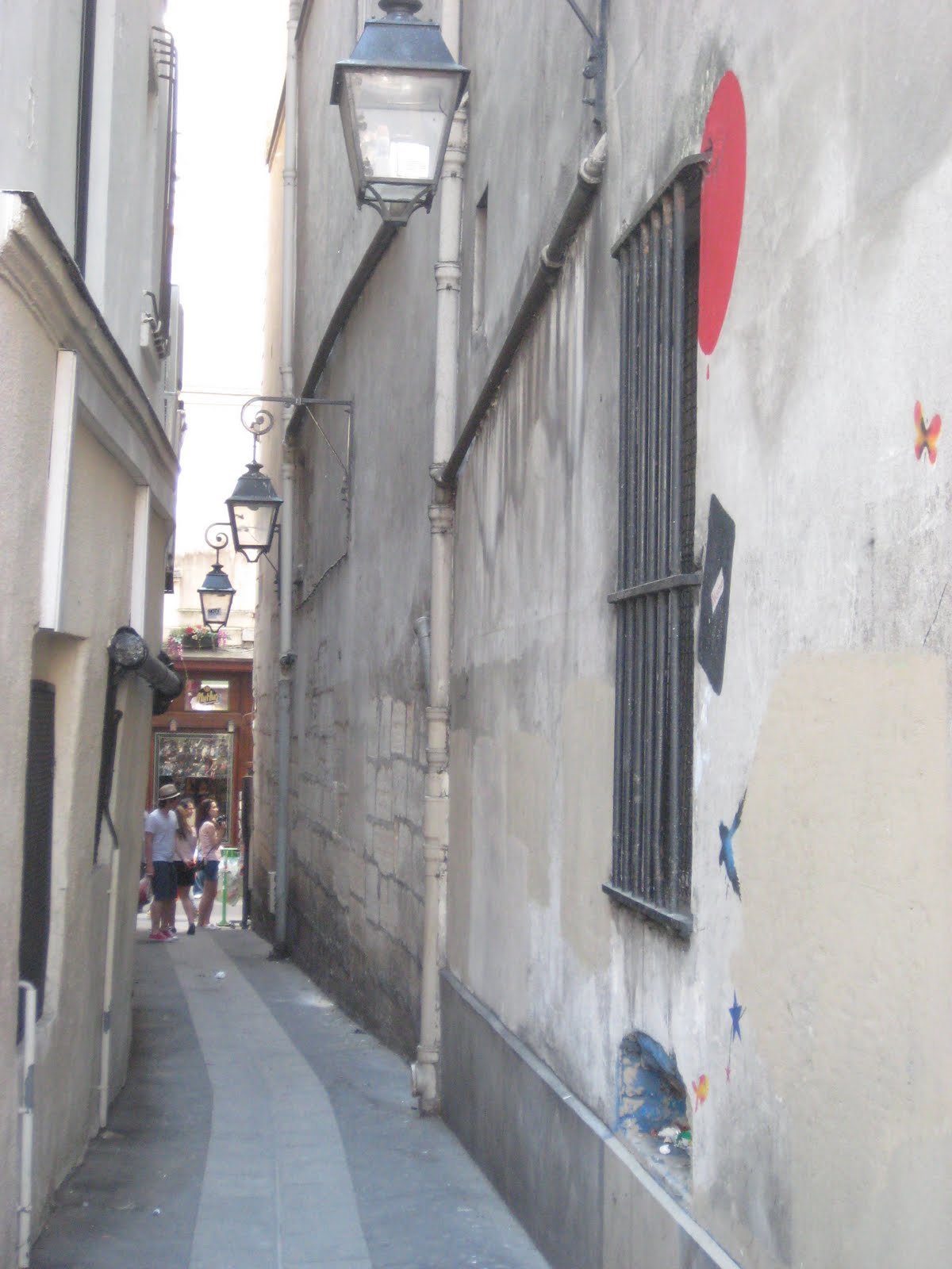 A Glimpse of Paris: The Smallest Street in Paris