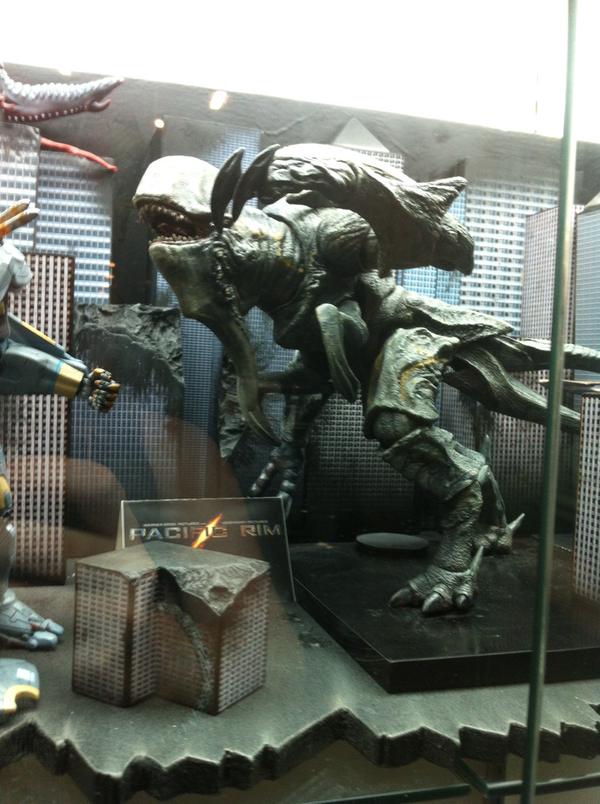 Import Monsters: SDCC - New NECA Pacific Rim Figures! (UPDATE: 40+ Photos!)