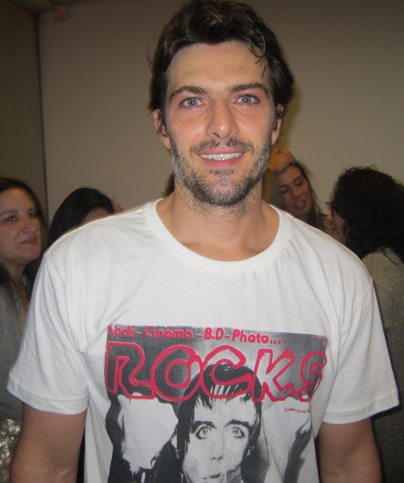 Divines Blog Magazine (BR): Estreia da peça Covil da Beleza