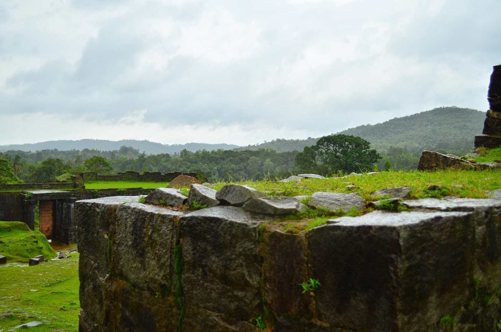 Sharath Hassan A Travelling Photographer: Nagara Fort, Nagara ...