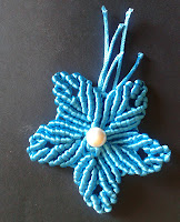 muchoscomplementos: flores de macrame