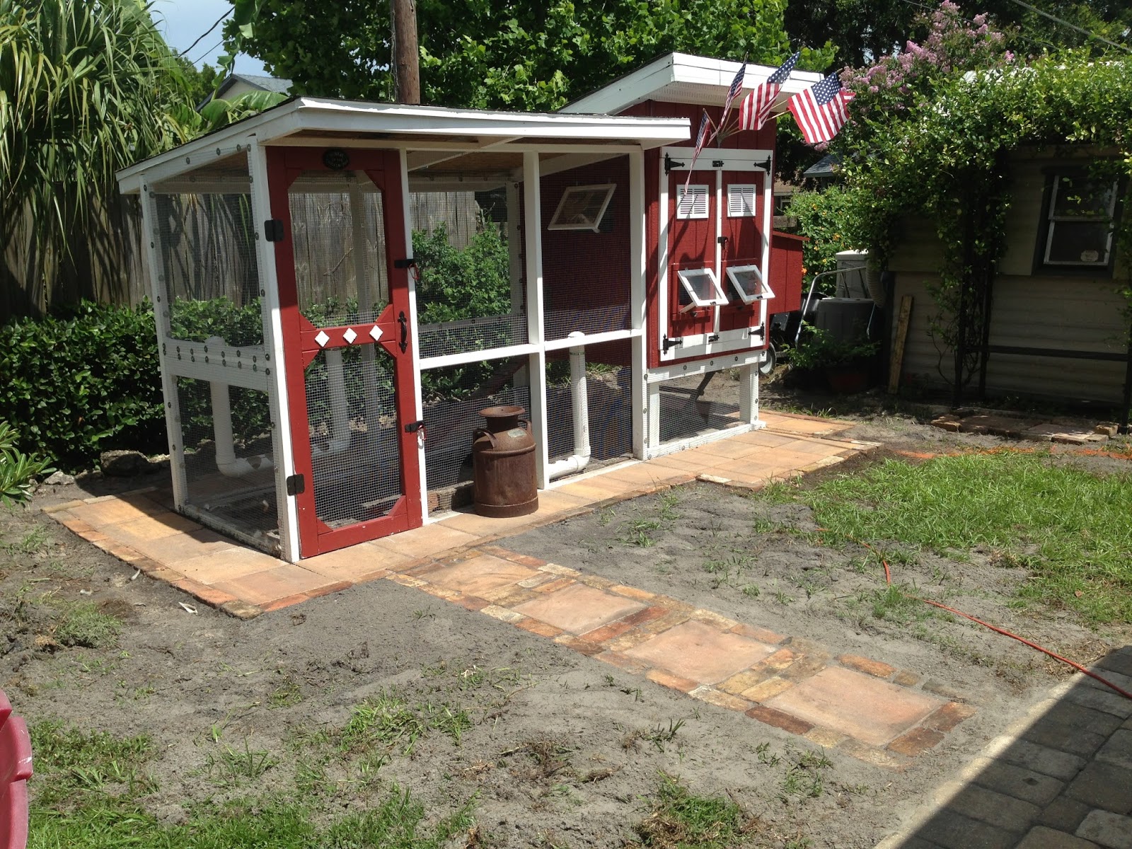 Vegetable Gardening in SW Florida: The Chickens Are Now On The Farm!