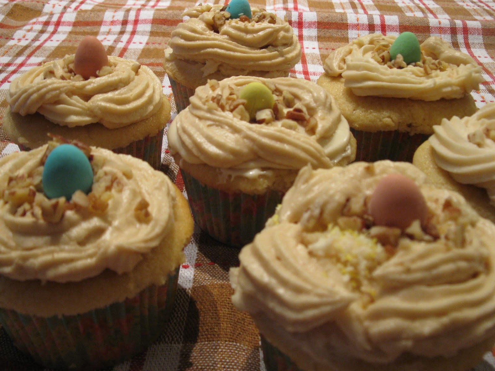 Thel's Kitchen: Pure Maple Cupcakes