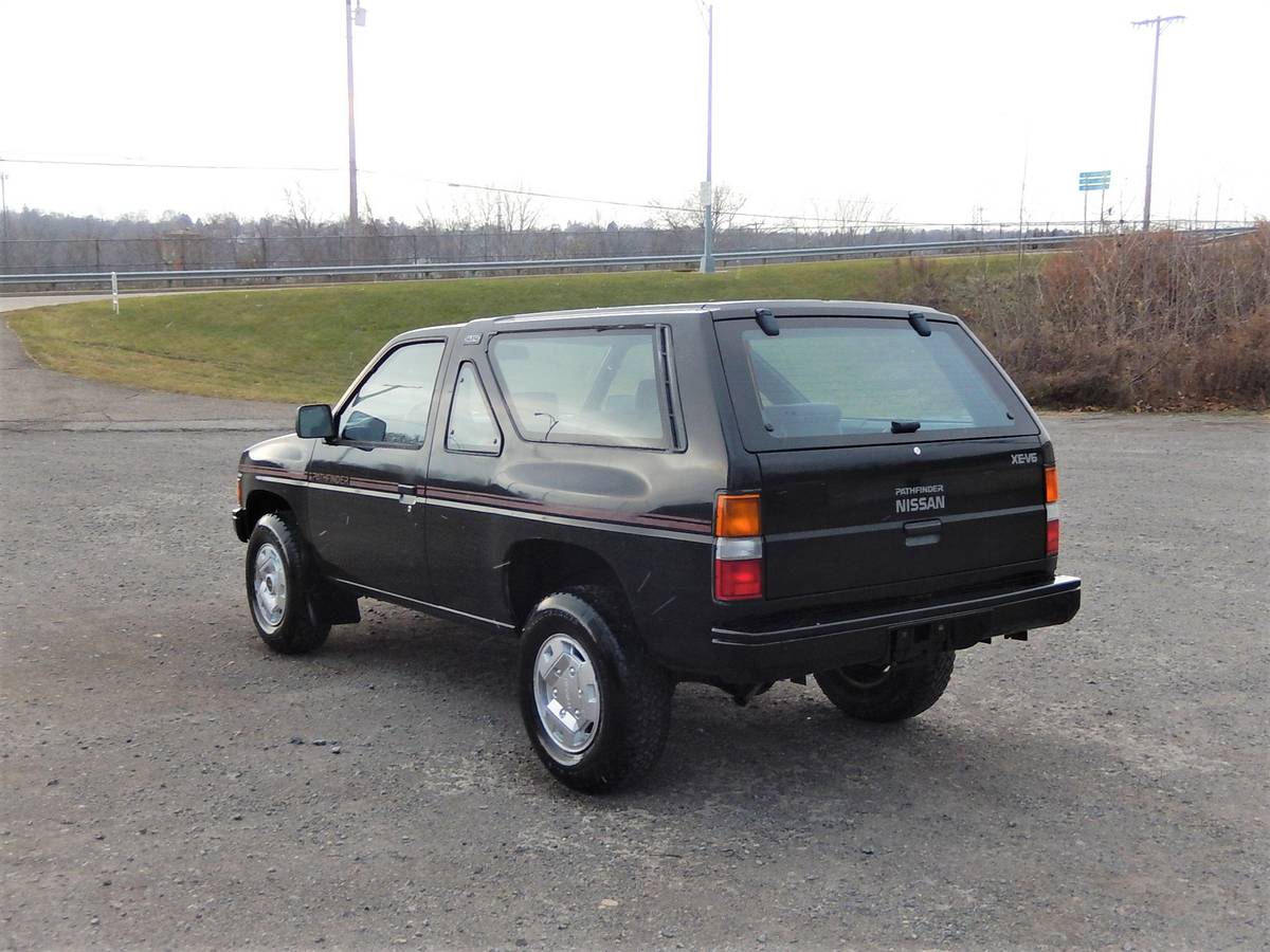 Try Finding Another One: 1987 Nissan Pathfinder