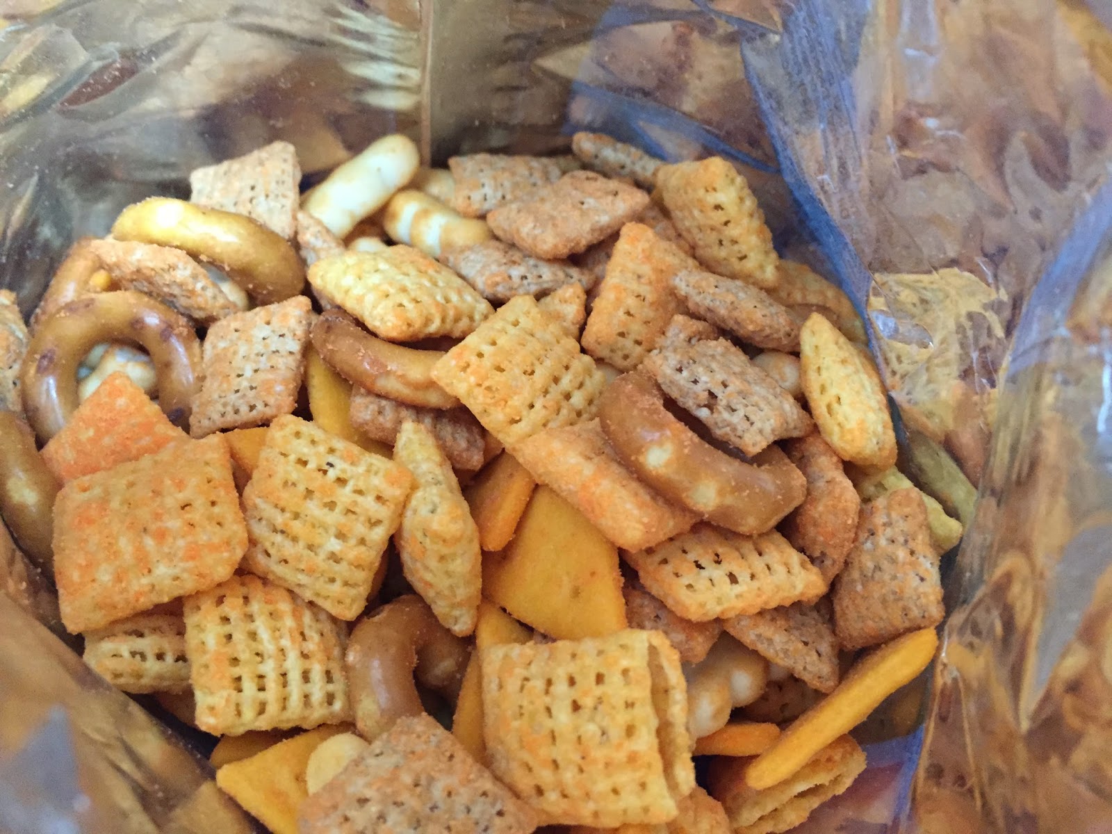 American & Japanese Snacks & Drinks: Chex Mix Original & Cheddar flavor