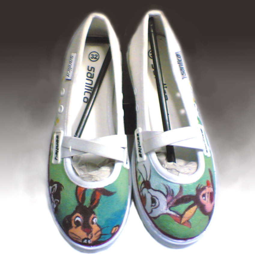 Sepatu lukis cewe Klik Gambarnya untuk memperbesar
