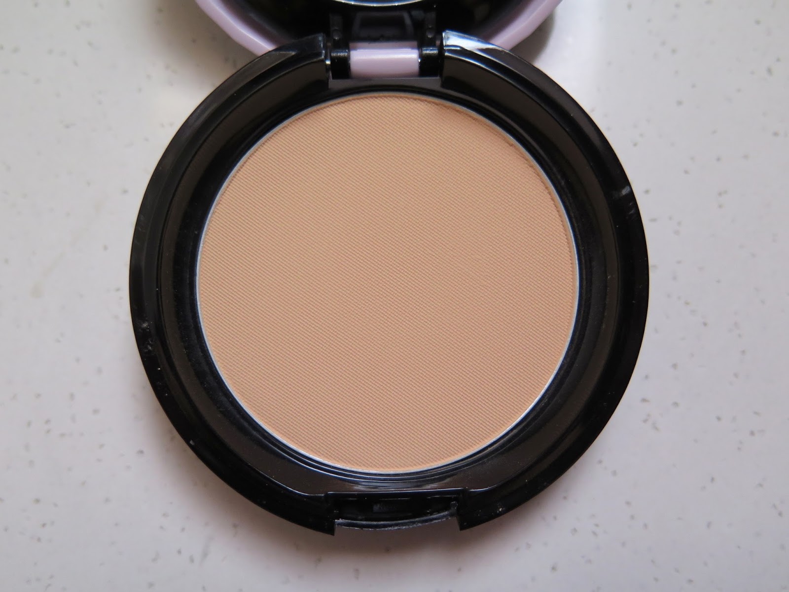 The Blackmentos Beauty Box: Review: Natriv BB & CC Powder Foundation in C2!